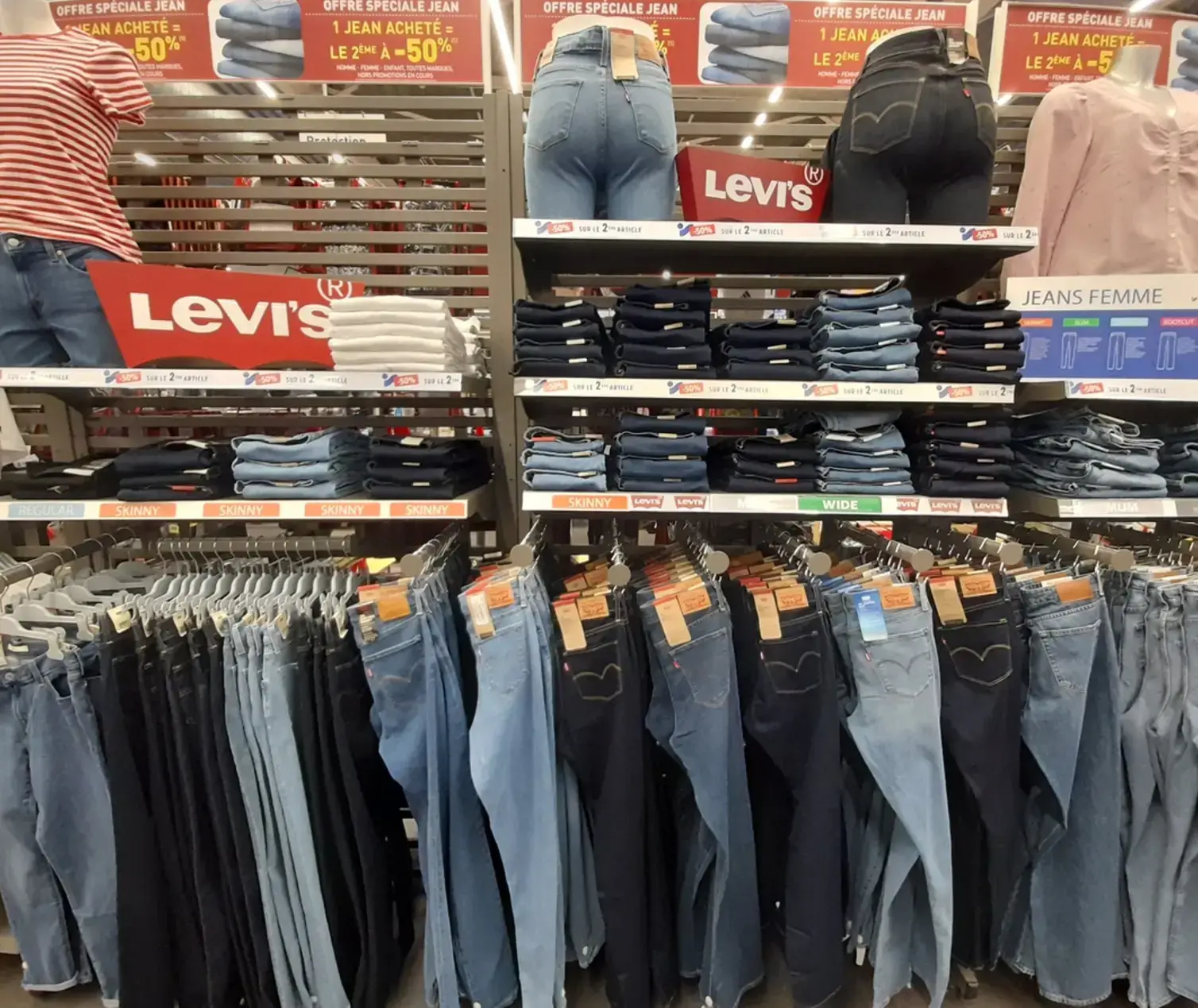 Levi's optimise son visual merchandising en distribution sportive